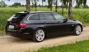 Black BMW 530 2014 in Siauliai, with an engine capacity of 2.99 L and mileage of 284 thousand km for 10999 €, photo 4 on AUTOMOTO.COM.LV