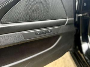 Black BMW 530 2014 in Siauliai, with an engine capacity of 2.99 L and mileage of 284 thousand km for 10999 €, photo 13 on AUTOMOTO.COM.LV