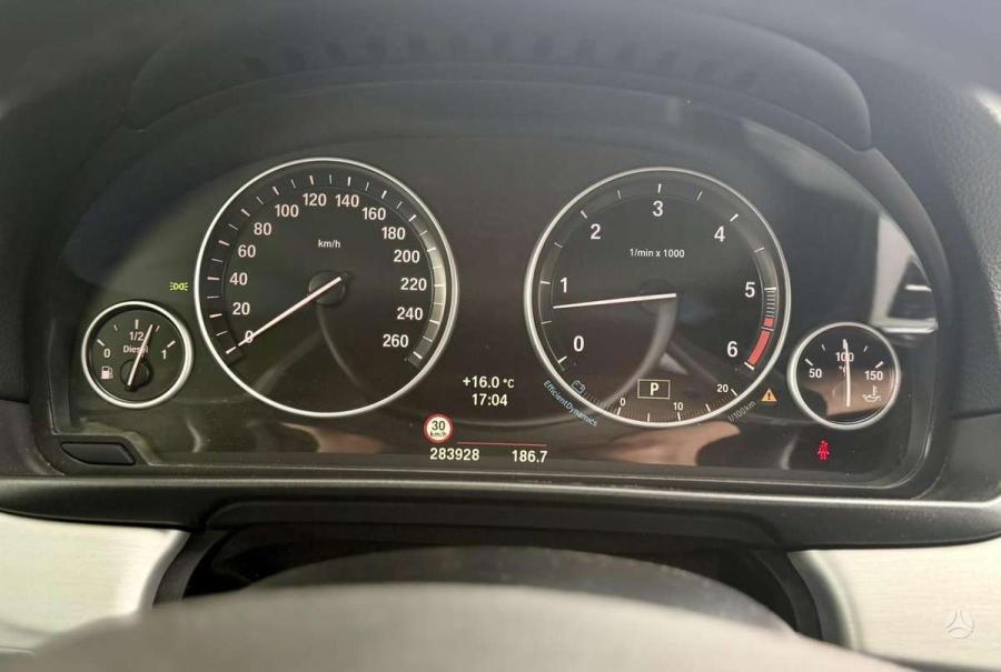 Black BMW 530 2014 in Siauliai, with an engine capacity of 2.99 L and mileage of 284 thousand km for 10999 €, photo 14 on AUTOMOTO.COM.LV