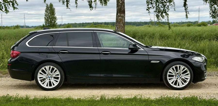 Black BMW 530 2014 in Siauliai, with an engine capacity of 2.99 L and mileage of 284 thousand km for 10999 €, photo 15 on AUTOMOTO.COM.LV