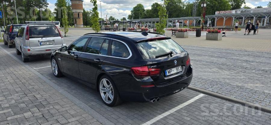 Black BMW 530 2014 in Riga, with an engine capacity of 3.00 L and mileage of 218 thousand km for 17350 €, photo 5 on AUTOMOTO.COM.LV