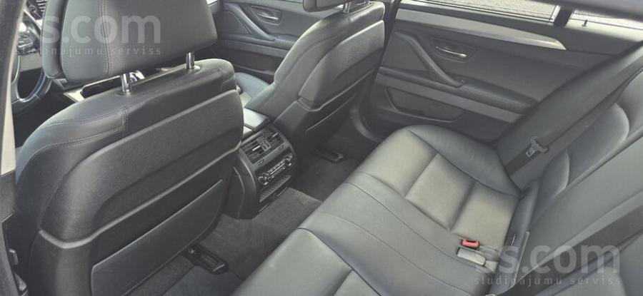 Black BMW 530 2014 in Riga, with an engine capacity of 3.00 L and mileage of 218 thousand km for 17350 €, photo 10 on AUTOMOTO.COM.LV