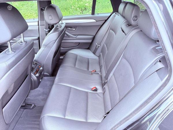 Black BMW 530 2014 in Vilnius, with an engine capacity of 2.99 L and mileage of 306 thousand km for 12900 €, photo 8 on AUTOMOTO.COM.LV