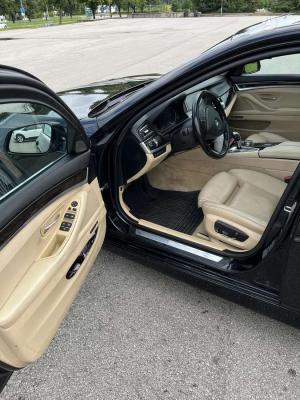 Black BMW 530 2014 in Alytus, with an engine capacity of 2.99 L and mileage of 362 thousand km for 9900 €, photo 12 on AUTOMOTO.COM.LV