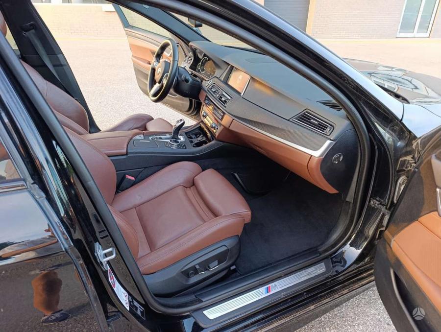 Melns BMW 530 2014 Kauņa, ar dzinēja tilpumu 3.00 L un nobraukumu 255 tūkst. km par 12790 €, foto 18 vietnē AUTOMOTO.COM.LV