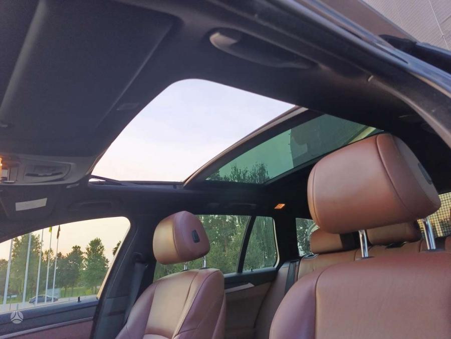Melns BMW 530 2014 Kauņa, ar dzinēja tilpumu 3.00 L un nobraukumu 255 tūkst. km par 12790 €, foto 24 vietnē AUTOMOTO.COM.LV