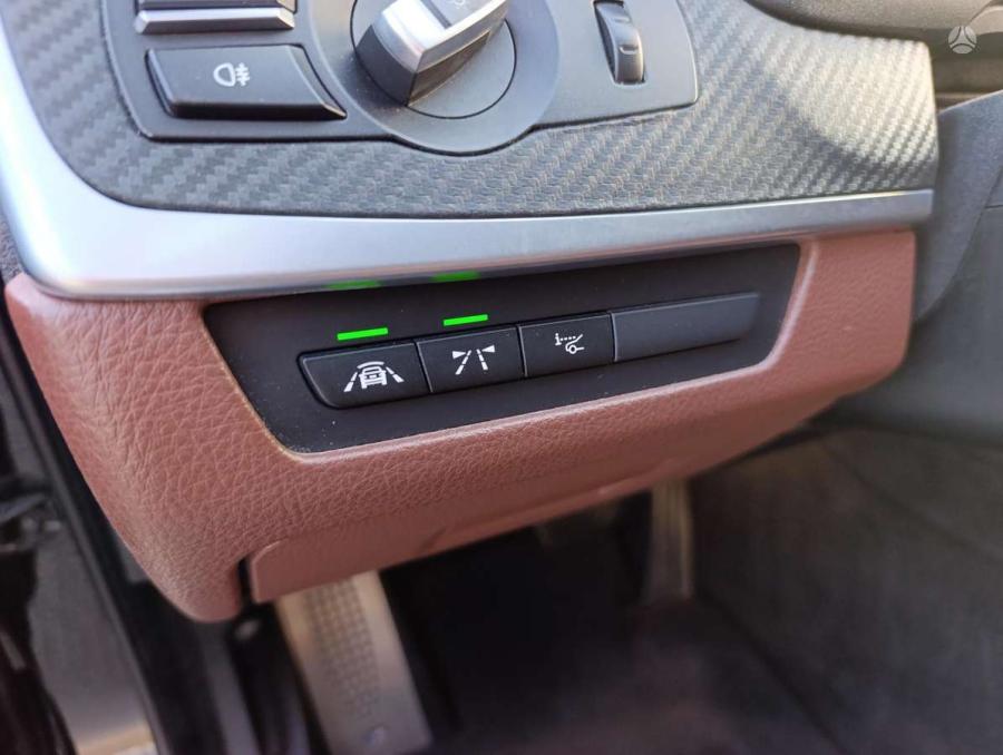 Melns BMW 530 2014 Kauņa, ar dzinēja tilpumu 3.00 L un nobraukumu 255 tūkst. km par 12790 €, foto 29 vietnē AUTOMOTO.COM.LV