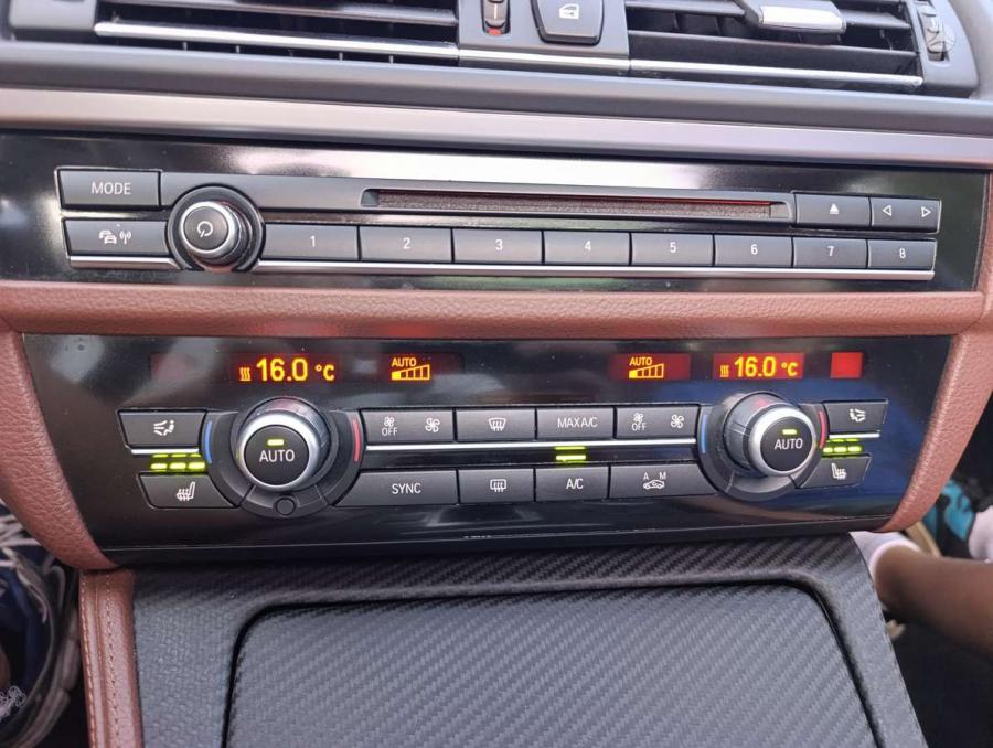 Melns BMW 530 2014 Kauņa, ar dzinēja tilpumu 3.00 L un nobraukumu 255 tūkst. km par 12790 €, foto 33 vietnē AUTOMOTO.COM.LV