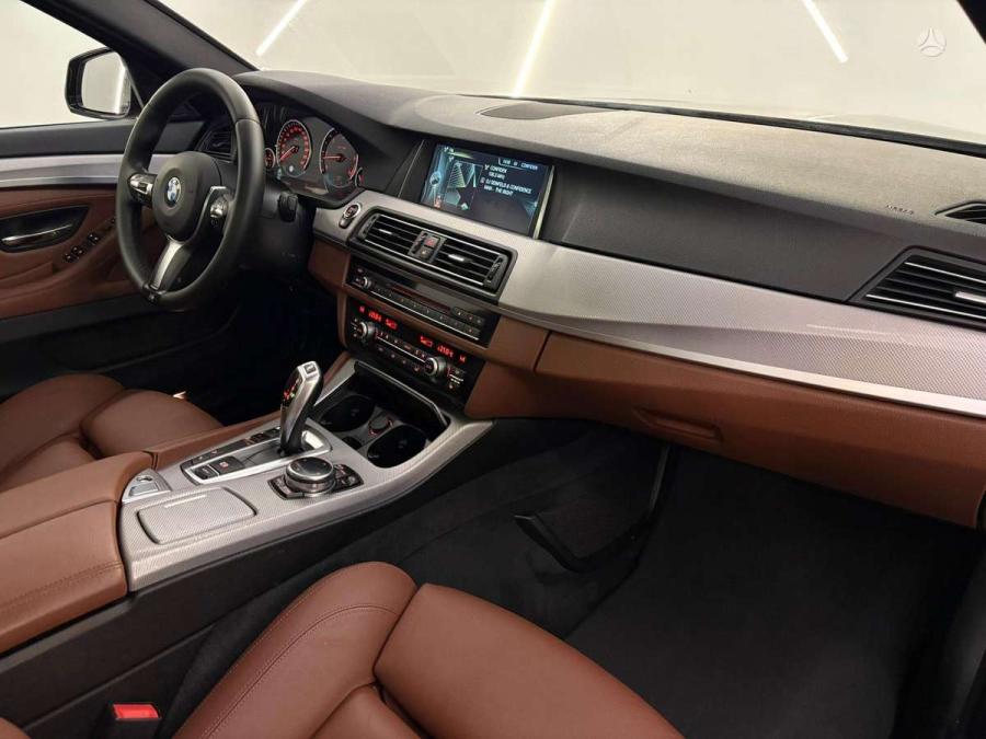 Melns BMW 530 2014 Marijampole, ar dzinēja tilpumu 2.99 L un nobraukumu 291 tūkst. km par 11999 €, foto 16 vietnē AUTOMOTO.COM.LV