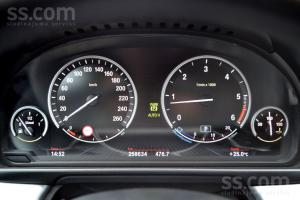 Melns BMW 530 2014 Tukums, ar dzinēja tilpumu 3.00 L un nobraukumu 259 tūkst. km par 12990 €, foto 18 vietnē AUTOMOTO.COM.LV