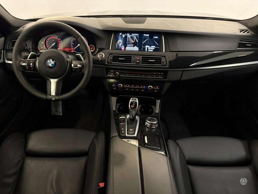 Black BMW 530 2014 in Marijampole, with an engine capacity of 2.99 L and mileage of 241 thousand km for 12650 €, photo 19 on AUTOMOTO.COM.LV