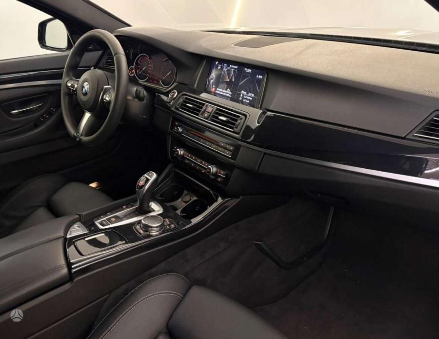 Black BMW 530 2014 in Marijampole, with an engine capacity of 2.99 L and mileage of 241 thousand km for 12650 €, photo 22 on AUTOMOTO.COM.LV