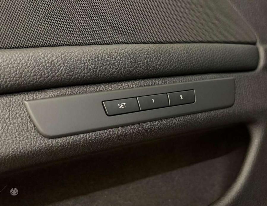 Black BMW 530 2014 in Marijampole, with an engine capacity of 2.99 L and mileage of 241 thousand km for 12650 €, photo 26 on AUTOMOTO.COM.LV