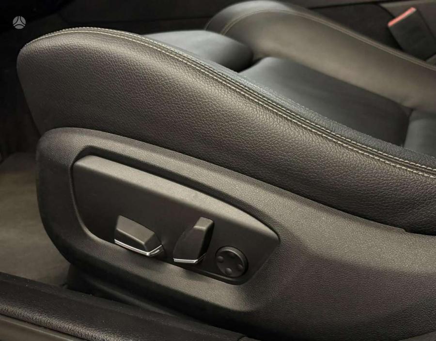 Black BMW 530 2014 in Marijampole, with an engine capacity of 2.99 L and mileage of 241 thousand km for 12650 €, photo 27 on AUTOMOTO.COM.LV