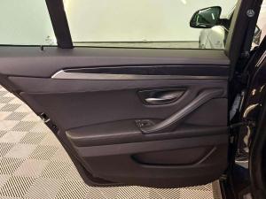 Black BMW 530 2014 in Marijampole, with an engine capacity of 2.99 L and mileage of 241 thousand km for 12650 €, photo 29 on AUTOMOTO.COM.LV