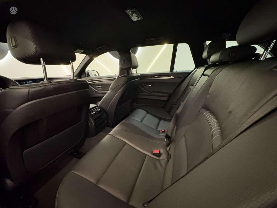 Black BMW 530 2014 in Marijampole, with an engine capacity of 2.99 L and mileage of 241 thousand km for 12650 €, photo 30 on AUTOMOTO.COM.LV