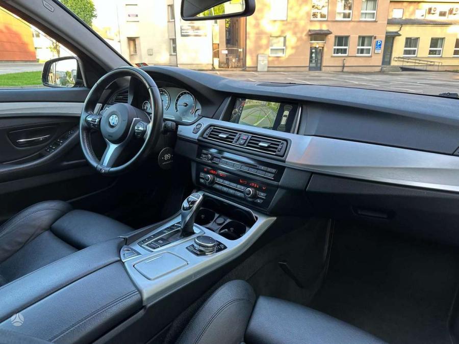 Melns BMW 530 2014 Raseiniai, ar dzinēja tilpumu 3.00 L un nobraukumu 268 tūkst. km par 9777 €, foto 20 vietnē AUTOMOTO.COM.LV