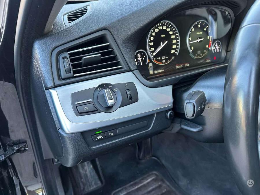 Melns BMW 530 2014 Raseiniai, ar dzinēja tilpumu 3.00 L un nobraukumu 268 tūkst. km par 9777 €, foto 22 vietnē AUTOMOTO.COM.LV