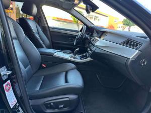 Melns BMW 530 2014 Raseiniai, ar dzinēja tilpumu 3.00 L un nobraukumu 268 tūkst. km par 9777 €, foto 26 vietnē AUTOMOTO.COM.LV
