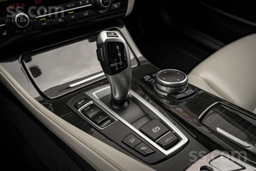 Black BMW 530 2014 in Riga, with an engine capacity of 3.00 L and mileage of 264 thousand km for 9500 €, photo 22 on AUTOMOTO.COM.LV