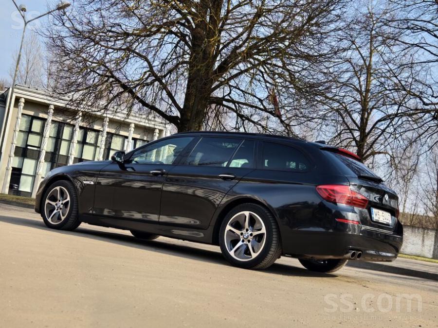 Black BMW 530 2015 in Riga, with an engine capacity of 3.00 L and mileage of 0 thousand km for 11000 €, photo 3 on AUTOMOTO.COM.LV
