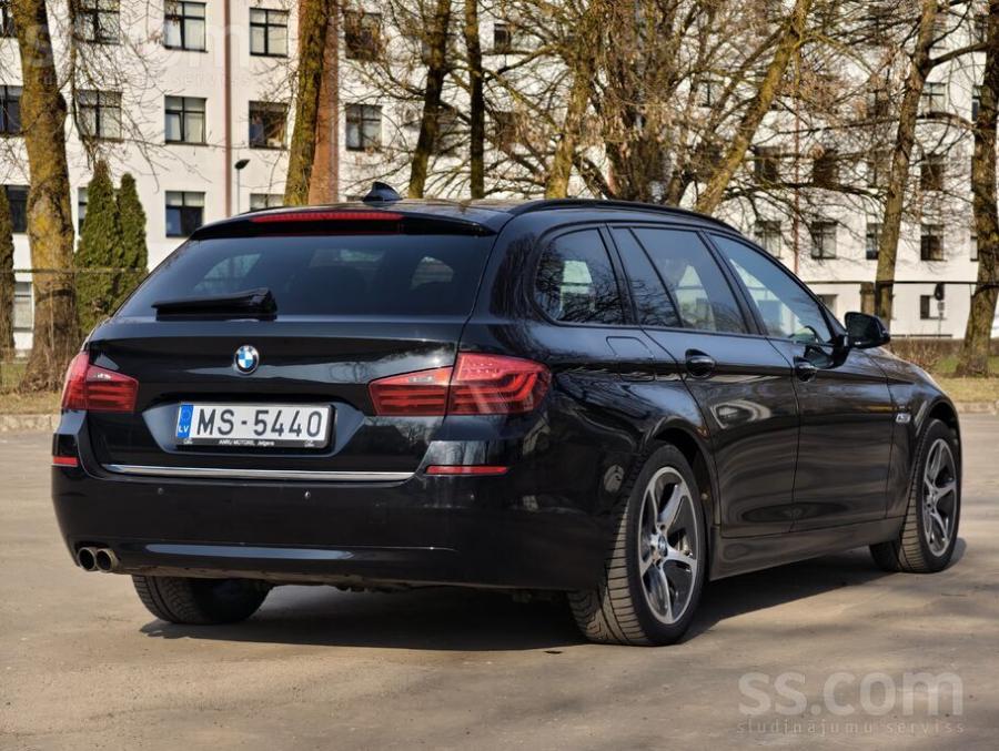 Black BMW 530 2015 in Riga, with an engine capacity of 3.00 L and mileage of 0 thousand km for 11000 €, photo 6 on AUTOMOTO.COM.LV