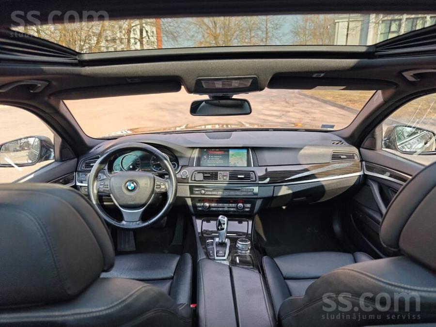 Black BMW 530 2015 in Riga, with an engine capacity of 3.00 L and mileage of 0 thousand km for 11000 €, photo 9 on AUTOMOTO.COM.LV