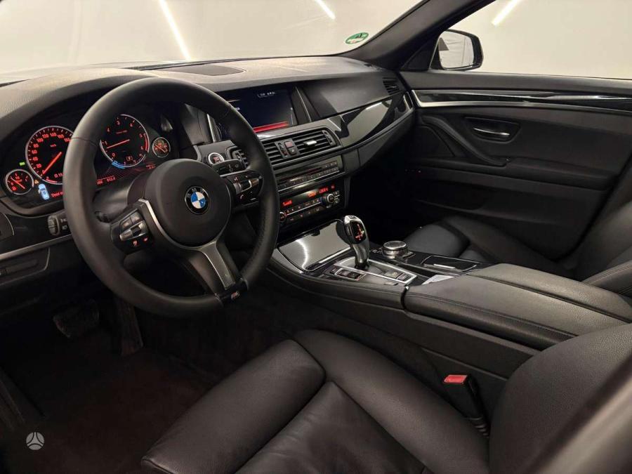 Black BMW 530 2015 in Marijampole, with an engine capacity of 2.99 L and mileage of 308 thousand km for 12350 €, photo 2 on AUTOMOTO.COM.LV