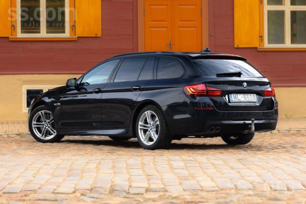 Black BMW 530 2015 in Jelgava, with an engine capacity of 3.00 L and mileage of 361 thousand km for 13450 €, photo 5 on AUTOMOTO.COM.LV