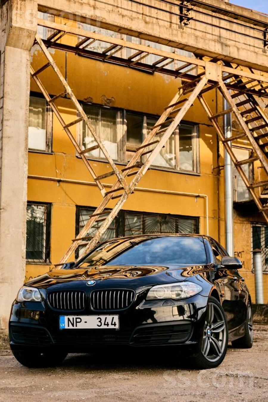 Black BMW 530 2015 in Daugavpils, with an engine capacity of 3.00 L and mileage of 265 thousand km for 14000 €, photo 1 on AUTOMOTO.COM.LV