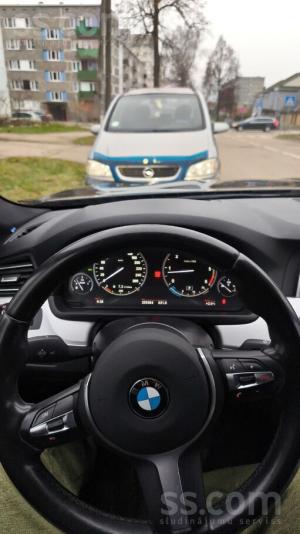 Black BMW 530 2015 in Daugavpils, with an engine capacity of 3.00 L and mileage of 265 thousand km for 14000 €, photo 9 on AUTOMOTO.COM.LV