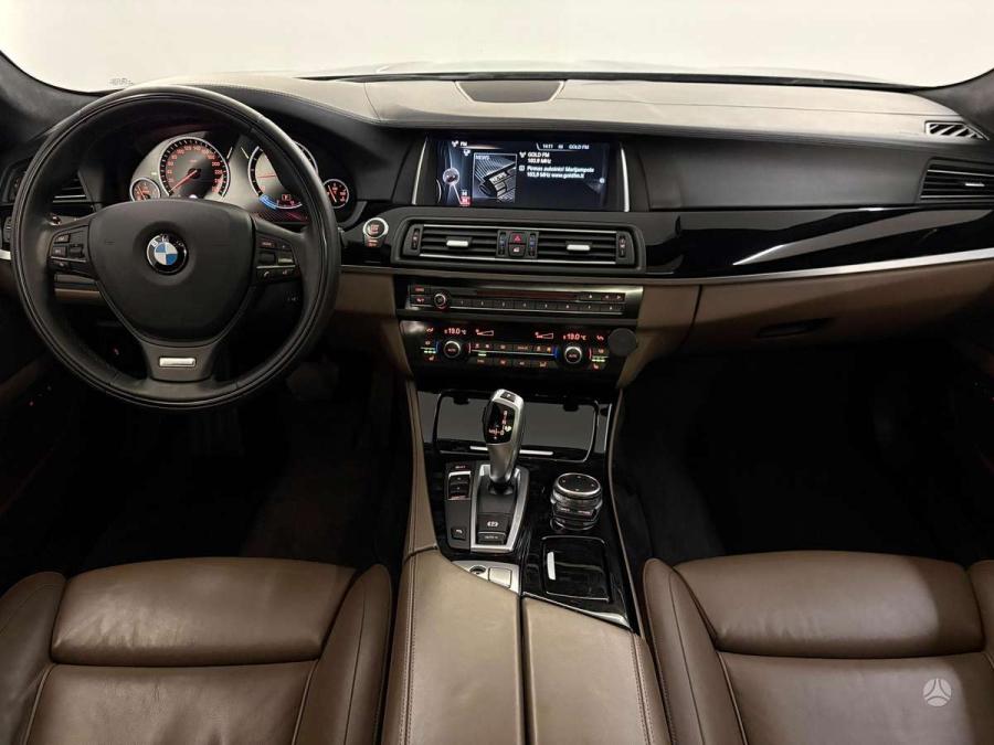 Black BMW 530 2015 in Marijampole, with an engine capacity of 2.99 L and mileage of 250 thousand km for 13650 €, photo 25 on AUTOMOTO.COM.LV