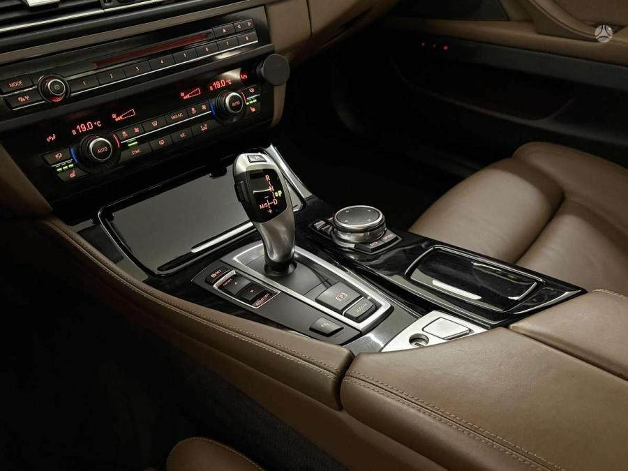 Black BMW 530 2015 in Marijampole, with an engine capacity of 2.99 L and mileage of 250 thousand km for 13650 €, photo 26 on AUTOMOTO.COM.LV