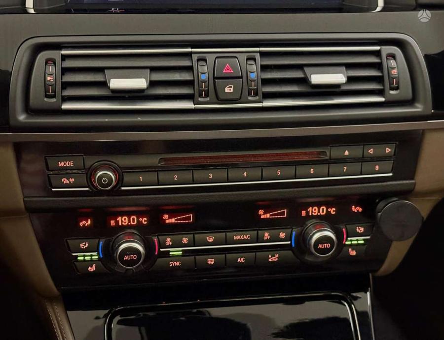 Black BMW 530 2015 in Marijampole, with an engine capacity of 2.99 L and mileage of 250 thousand km for 13650 €, photo 28 on AUTOMOTO.COM.LV