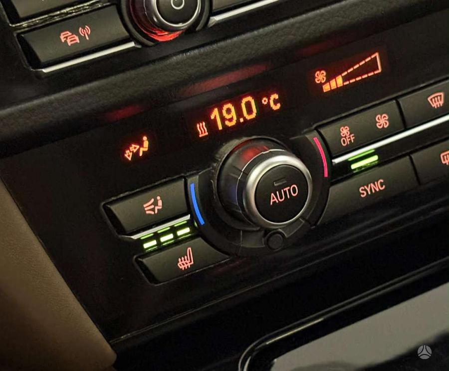 Black BMW 530 2015 in Marijampole, with an engine capacity of 2.99 L and mileage of 250 thousand km for 13650 €, photo 29 on AUTOMOTO.COM.LV