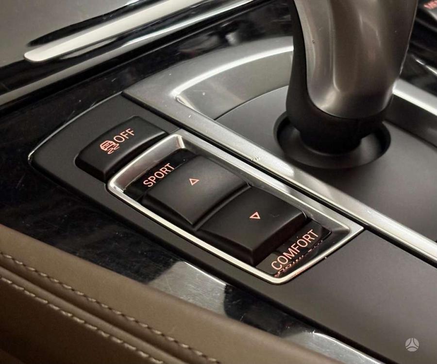 Black BMW 530 2015 in Marijampole, with an engine capacity of 2.99 L and mileage of 250 thousand km for 13650 €, photo 31 on AUTOMOTO.COM.LV