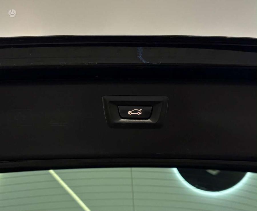 Black BMW 530 2015 in Marijampole, with an engine capacity of 2.99 L and mileage of 308 thousand km for 11350 €, photo 7 on AUTOMOTO.COM.LV