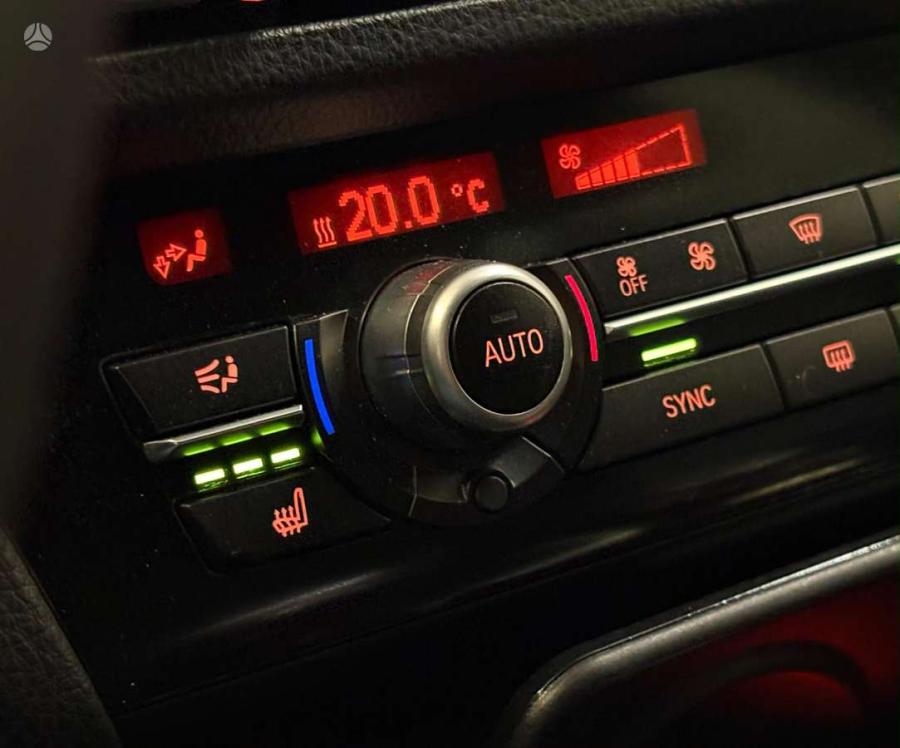 Black BMW 530 2015 in Marijampole, with an engine capacity of 2.99 L and mileage of 308 thousand km for 11350 €, photo 11 on AUTOMOTO.COM.LV