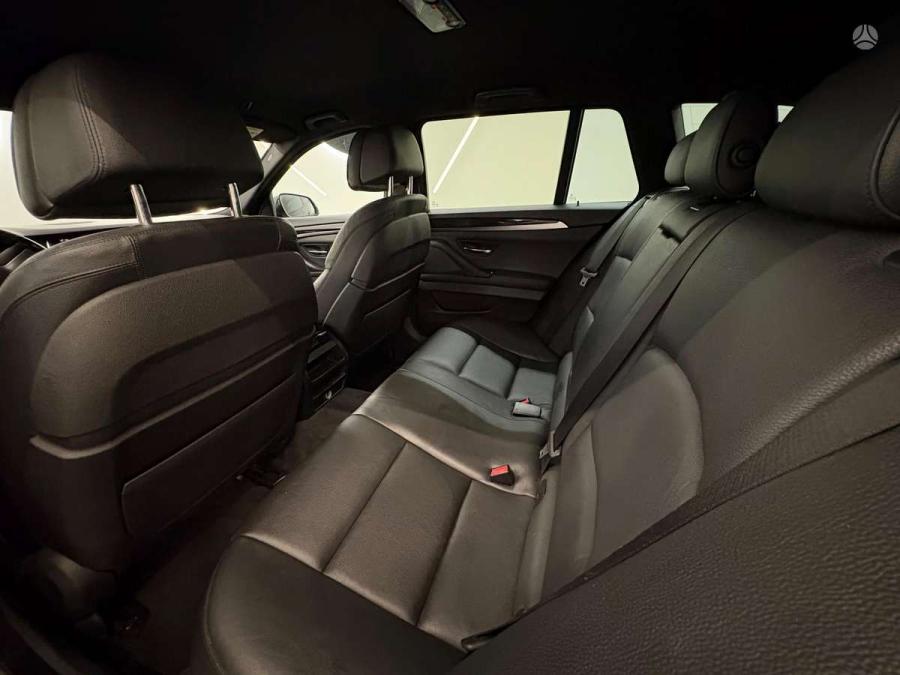 Black BMW 530 2015 in Marijampole, with an engine capacity of 2.99 L and mileage of 308 thousand km for 11350 €, photo 14 on AUTOMOTO.COM.LV