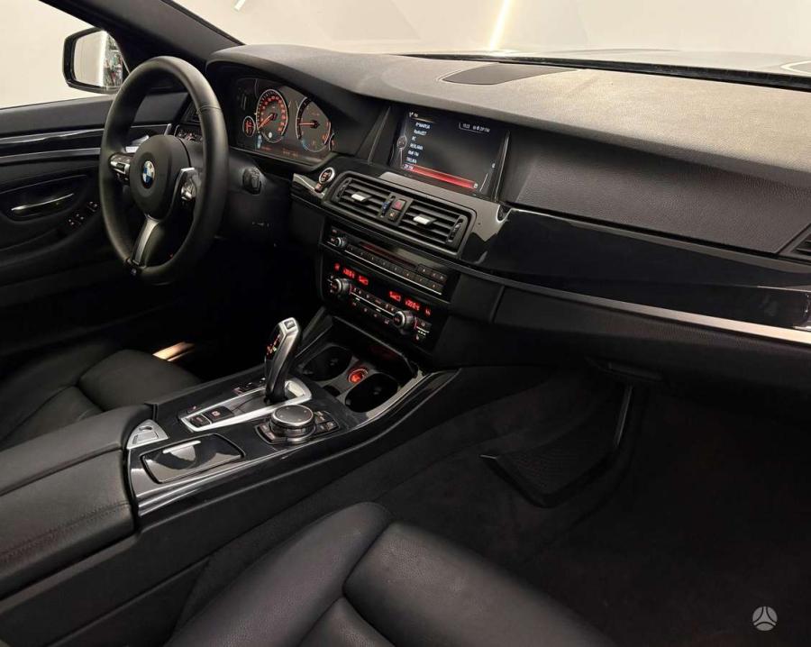 Black BMW 530 2015 in Marijampole, with an engine capacity of 2.99 L and mileage of 308 thousand km for 11350 €, photo 25 on AUTOMOTO.COM.LV