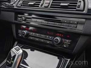 Melns BMW 530 2015 Tukums, ar dzinēja tilpumu 3.00 L un nobraukumu 284 tūkst. km par 11990 €, foto 20 vietnē AUTOMOTO.COM.LV