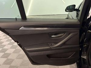 Black BMW 530 2015 in Marijampole, with an engine capacity of 2.99 L and mileage of 308 thousand km for 10950 €, photo 27 on AUTOMOTO.COM.LV