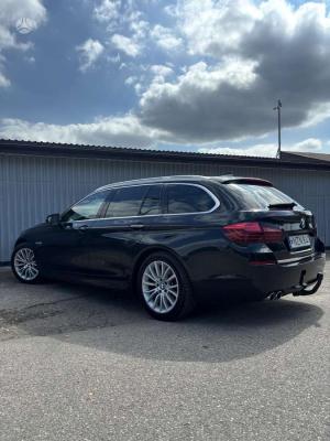 Black BMW 530 2015 in Jonava, with an engine capacity of 2.99 L and mileage of 223 thousand km for 11950 €, photo 13 on AUTOMOTO.COM.LV