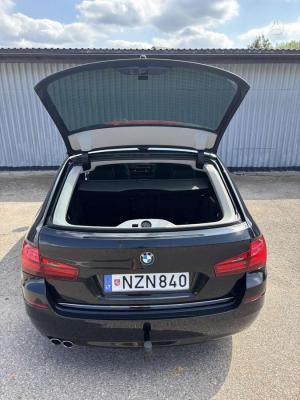 Black BMW 530 2015 in Jonava, with an engine capacity of 2.99 L and mileage of 223 thousand km for 11950 €, photo 16 on AUTOMOTO.COM.LV