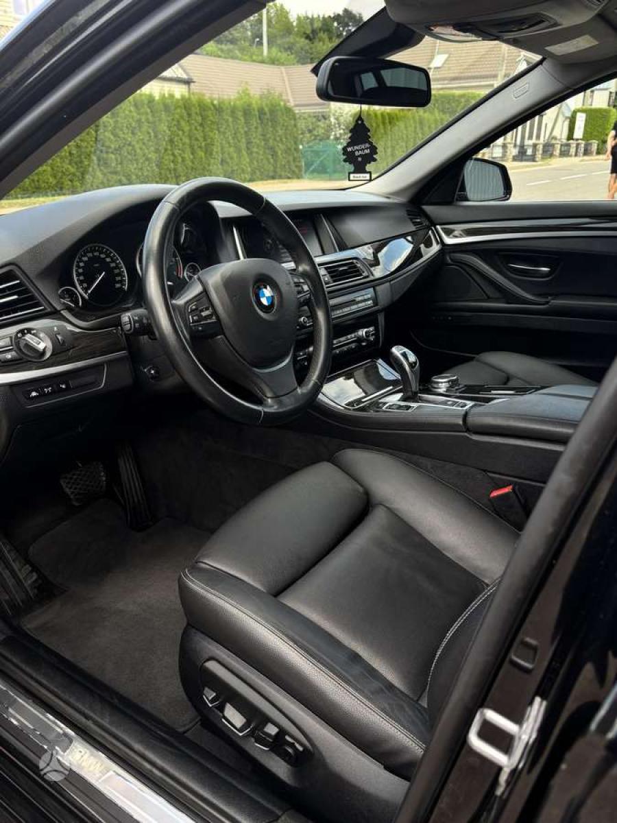 Black BMW 530 2015 in Jonava, with an engine capacity of 2.99 L and mileage of 223 thousand km for 11950 €, photo 17 on AUTOMOTO.COM.LV