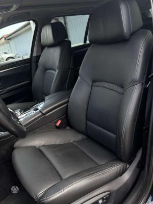 Black BMW 530 2015 in Jonava, with an engine capacity of 2.99 L and mileage of 223 thousand km for 11950 €, photo 19 on AUTOMOTO.COM.LV
