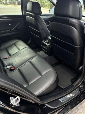 Black BMW 530 2015 in Jonava, with an engine capacity of 2.99 L and mileage of 223 thousand km for 11950 €, photo 21 on AUTOMOTO.COM.LV