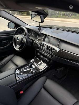 Black BMW 530 2015 in Jonava, with an engine capacity of 2.99 L and mileage of 223 thousand km for 11950 €, photo 25 on AUTOMOTO.COM.LV