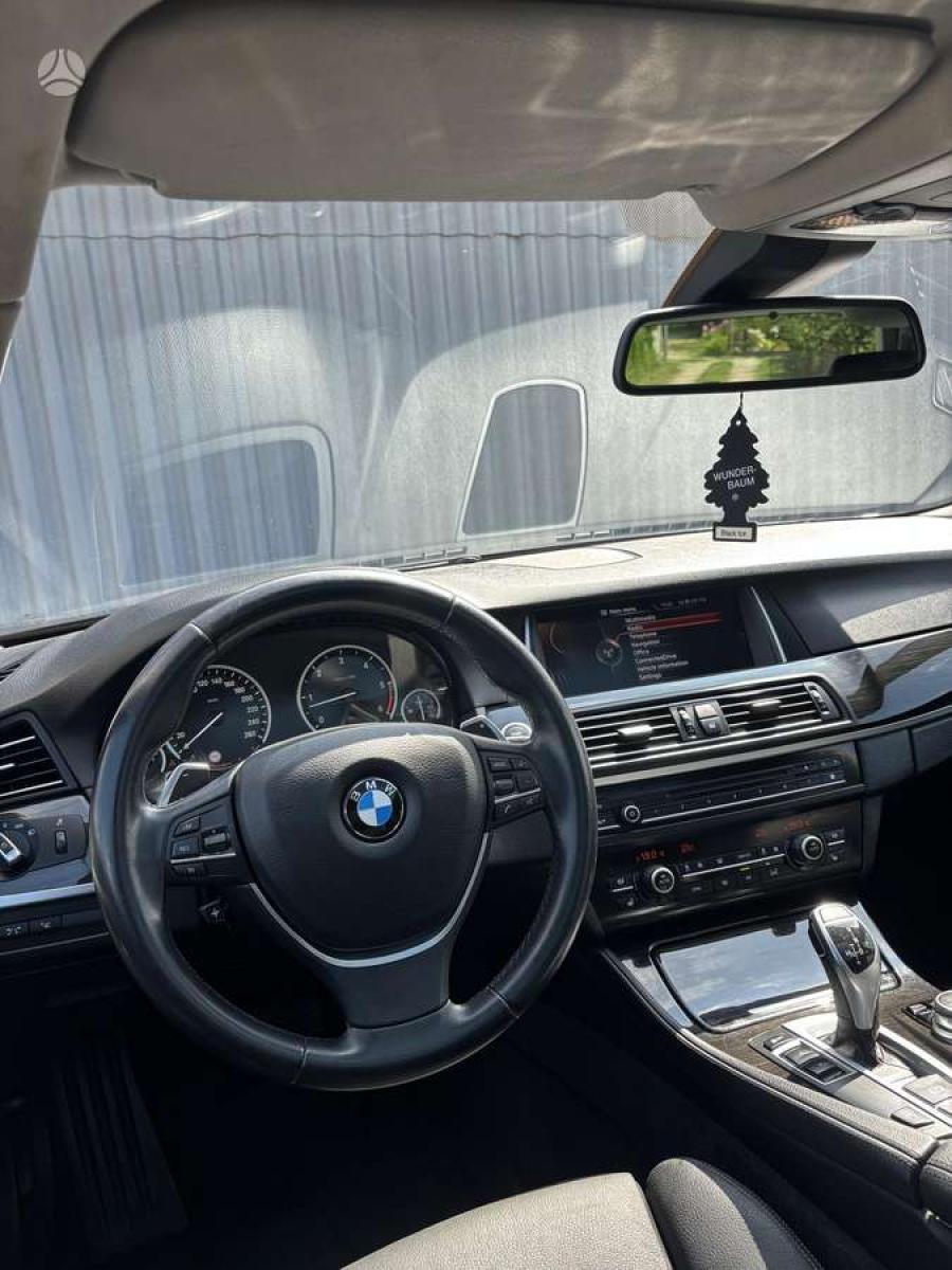 Black BMW 530 2015 in Jonava, with an engine capacity of 2.99 L and mileage of 223 thousand km for 11950 €, photo 26 on AUTOMOTO.COM.LV