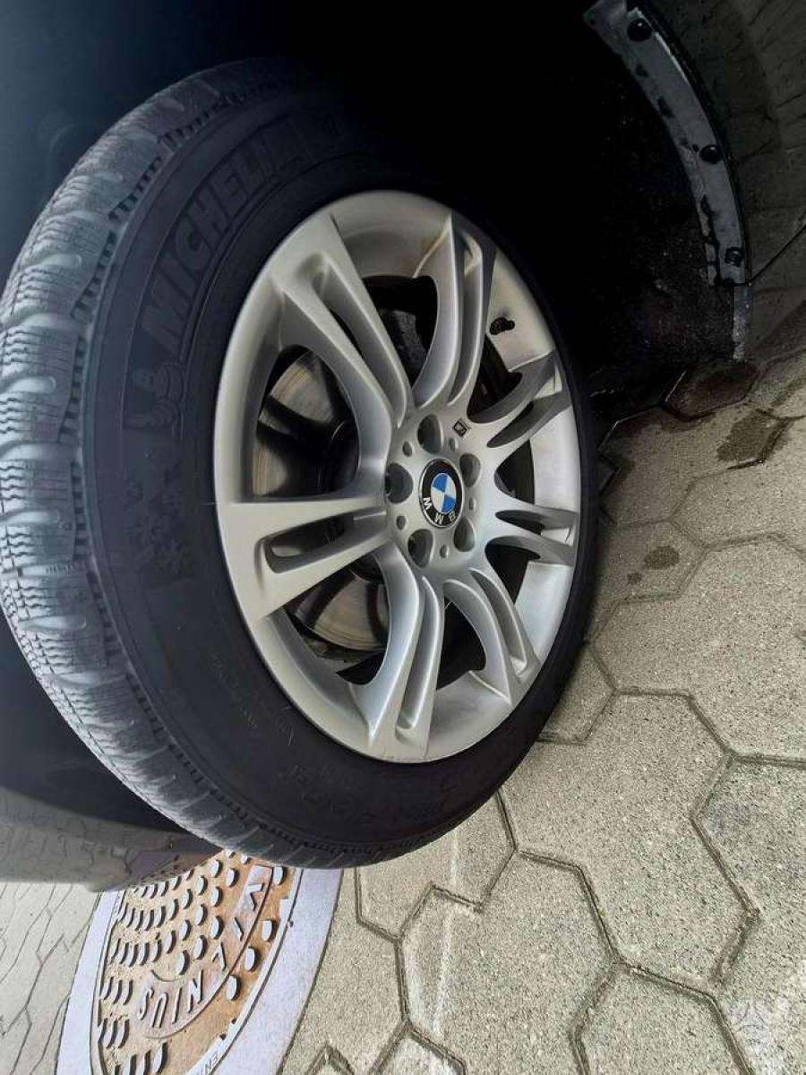 Black BMW 530 2015 in Vilnius, with an engine capacity of 2.99 L and mileage of 293 thousand km for 11200 €, photo 19 on AUTOMOTO.COM.LV